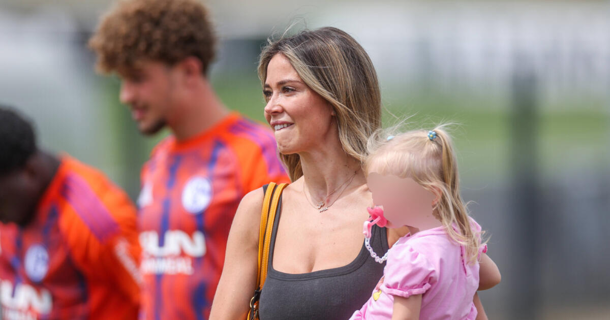 FOTO'S | Diletta Leotta geniet bij oefenwedstrijd van… | Twentefans.nl