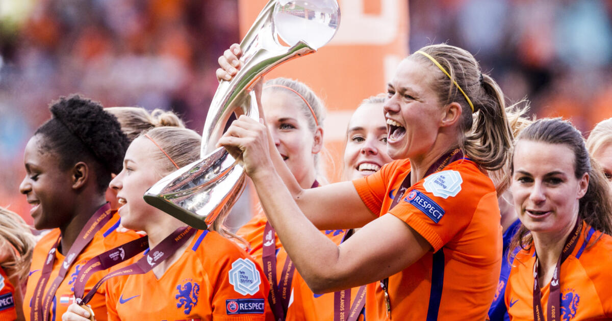 Oranje-international Anouk Dekker kondigt… | Vrouwenvoetbalnieuws