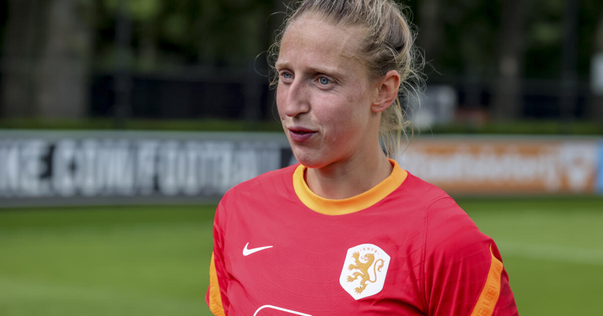 Sari van Veenendaal neemt afscheid: "Dat maakt… | Vrouwenvoetbalnieuws