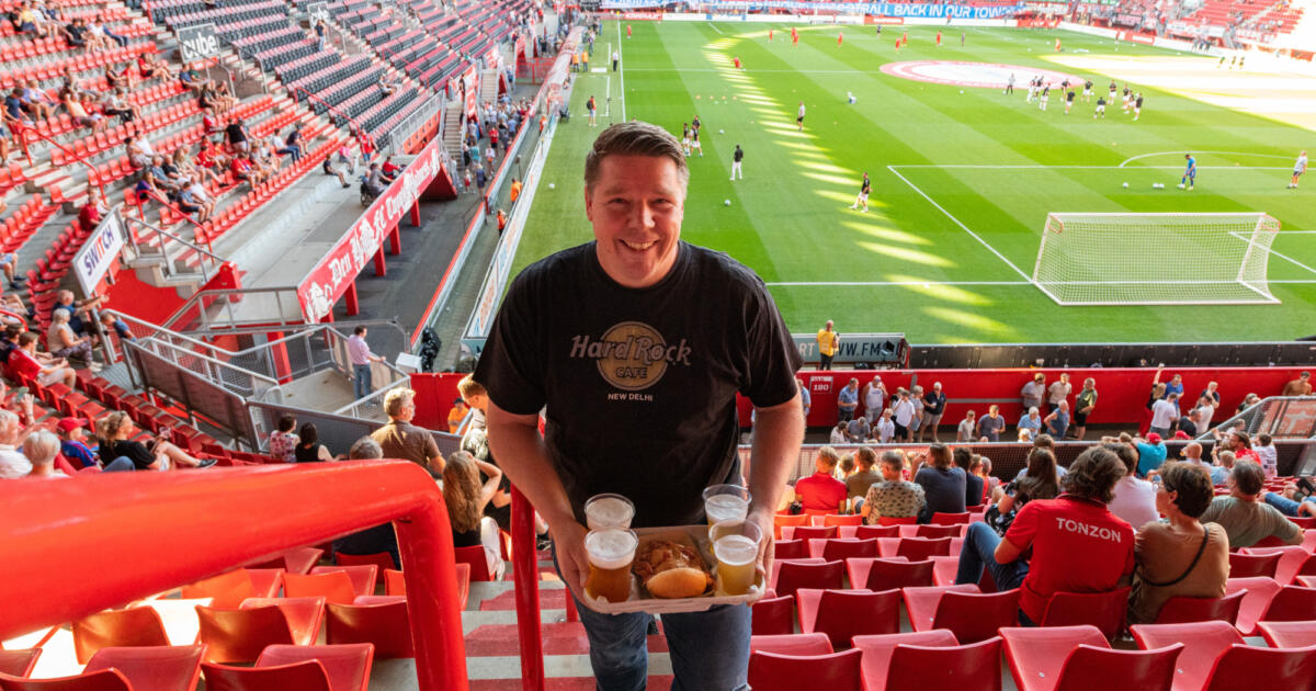 FC Twente-fans maken indruk: "Ontvingen ons met… | Twentefans.nl