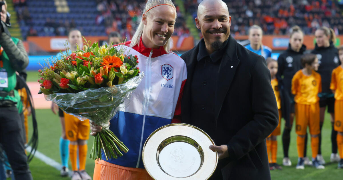 BREAKING | Van der Gragt zet na WK 2023 punt… | Vrouwenvoetbalnieuws