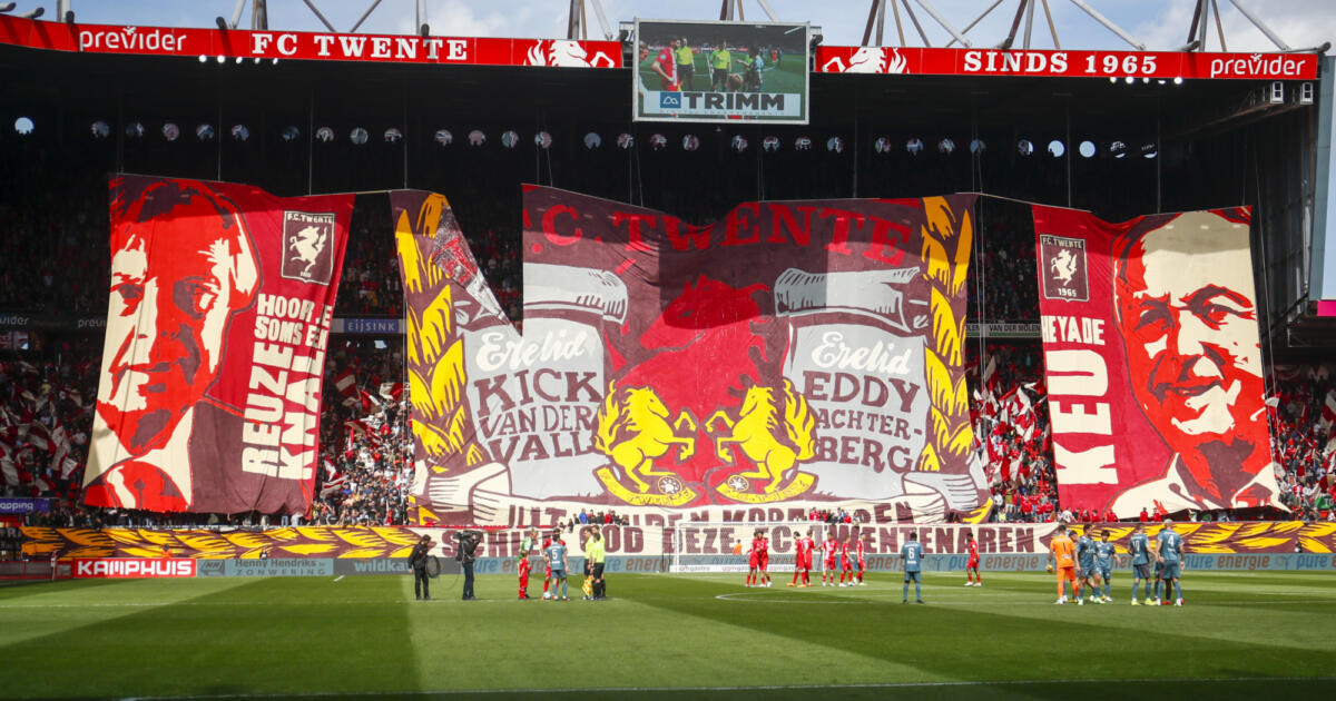 Prachtige sfeeractie VAK-P voor twee clubiconen van… | Twentefans.nl