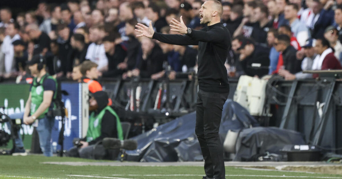 John Heitinga in zak en as: "Ik denk dat de gifbeker… | Voetbalnieuws