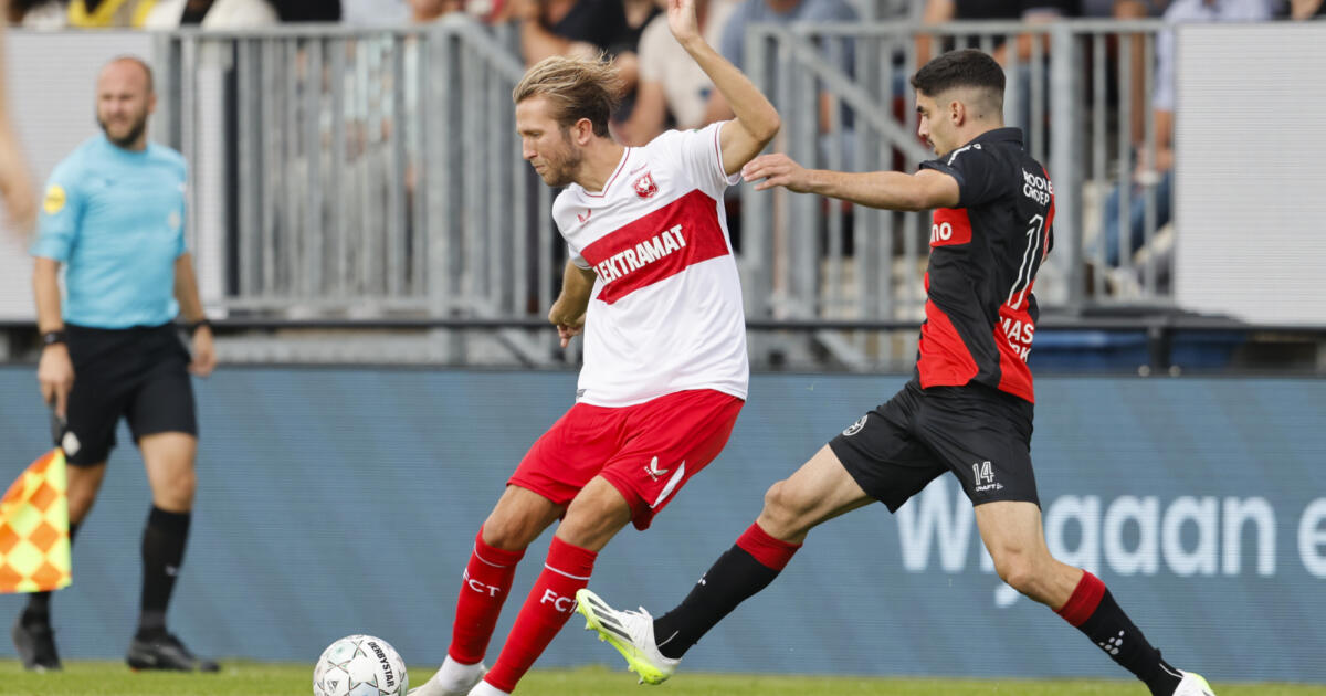 FOTO | FC Twente presenteert derde shirt bij eerste… | Twentefans.nl