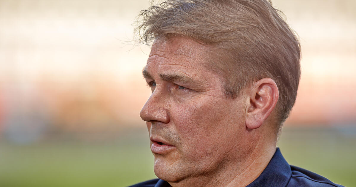 Max Huiberts wijst: "Hij kijkt vooral wat goed is voor Ajax" | Ajax1