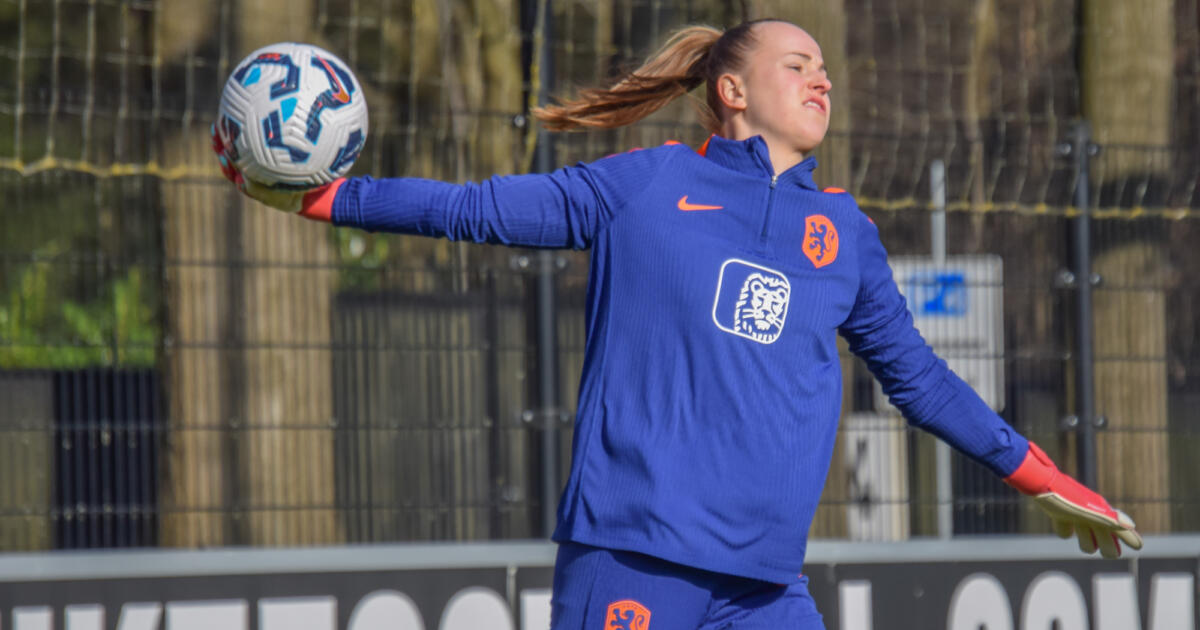 Daphne van Domselaar: "Het wordt een lastige… | Vrouwenvoetbalnieuws