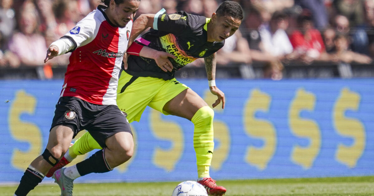 FOTO | PSV kan wel lachen om Hadj Moussa: "Heerlijk shirtje" | PSVFans