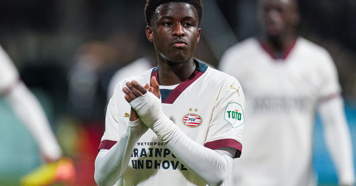 'Isaac Babadi op krukken na opgelopen blessure op training… | PSVFans