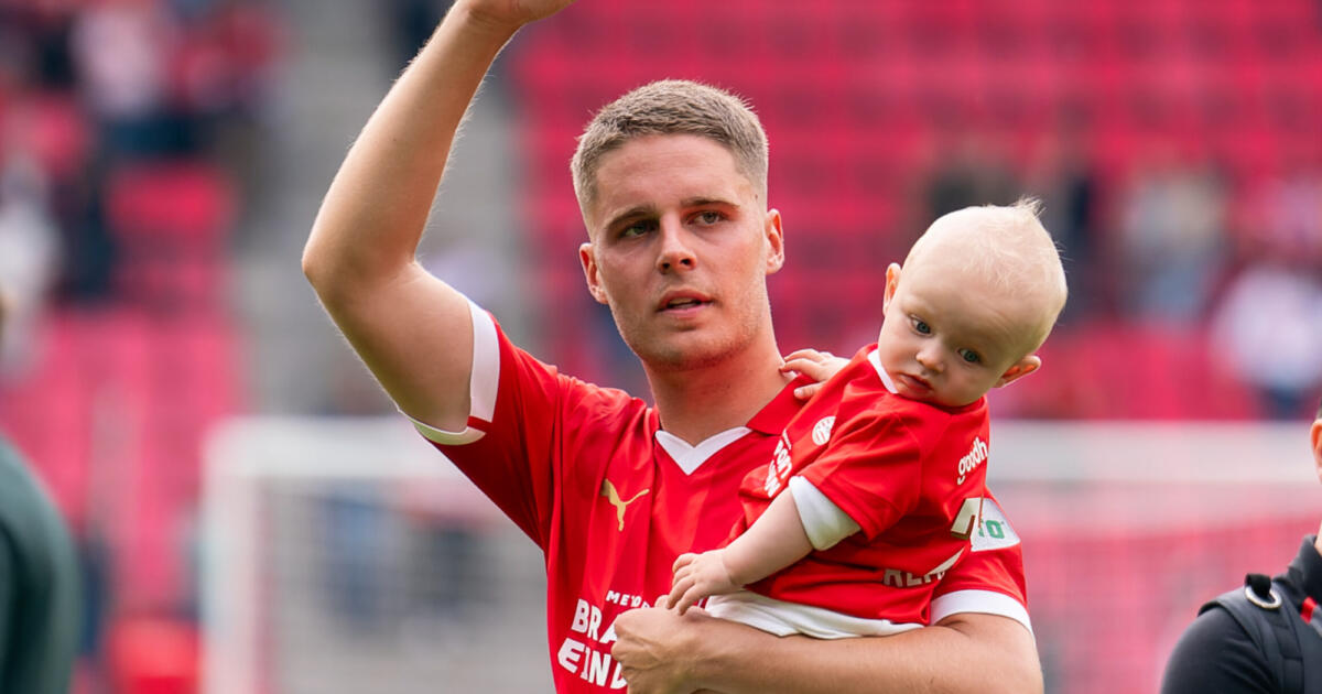 Joey Veerman en partner voeden geruchten met… | Voetbalnieuws