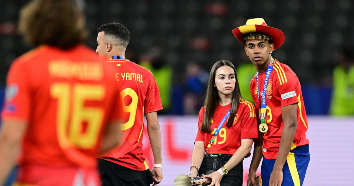 Wie is Alex Padilla, de vriendin van wonderkind… | Voetbalnieuws