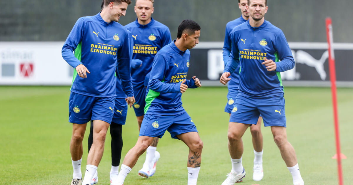 PSV opent de deuren voor supporters tijdens eerste open… | PSVFans