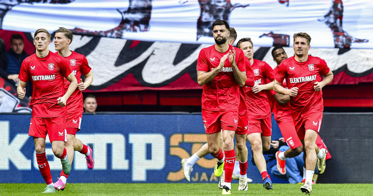 Speler FC Twente onthult over Brenet: "Hij stuurde… | Voetbalnieuws