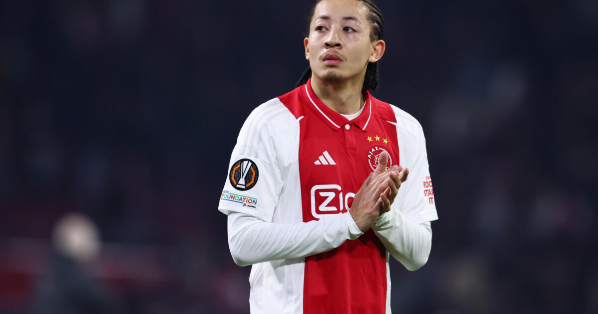 Redegeld helpt Ajax: "Jij hebt flinke wallen, slaap je wel… | Ajax1