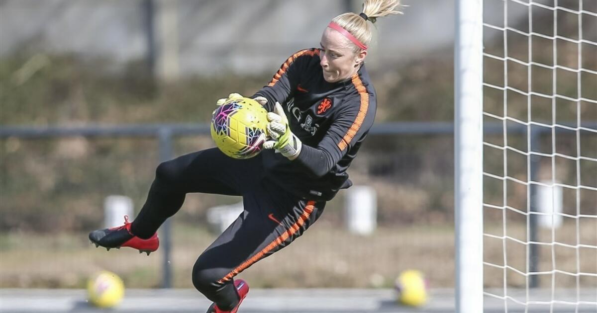 Geurts verdrietig en boos: ''Opeens zit je… | Vrouwenvoetbalnieuws