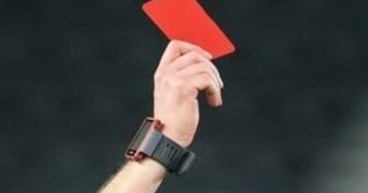 KNVB-arbiter Amira: "Je wordt continu onderuit… | Vrouwenvoetbalnieuws