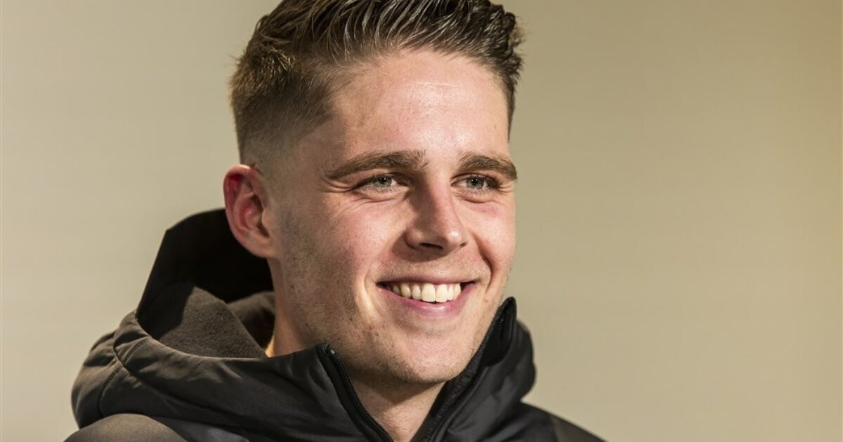 "Van Gaal kan niet anders dan Joey Veerman blijven… | FeanOnline