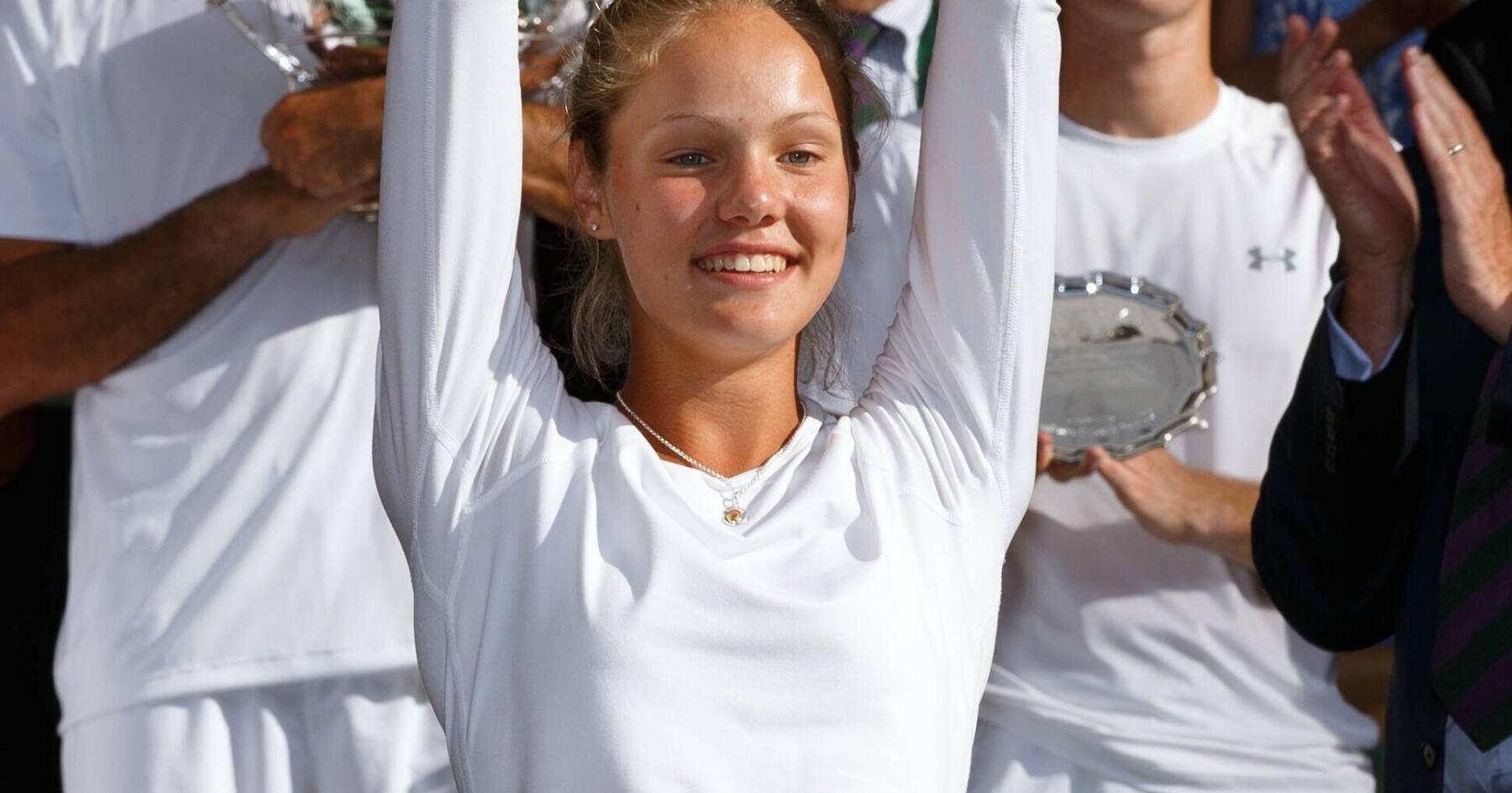 Oud-Wimbledon-winnares Sofya Zhuk toont kunsten nu op… | KantinePraat