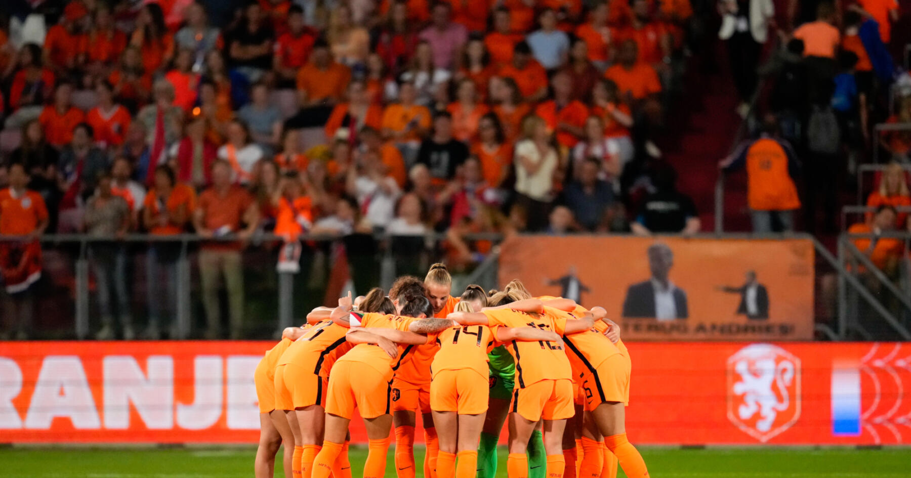 Uitslag | OranjeLeeuwinnen plaatsen zich voor… | Vrouwenvoetbalnieuws