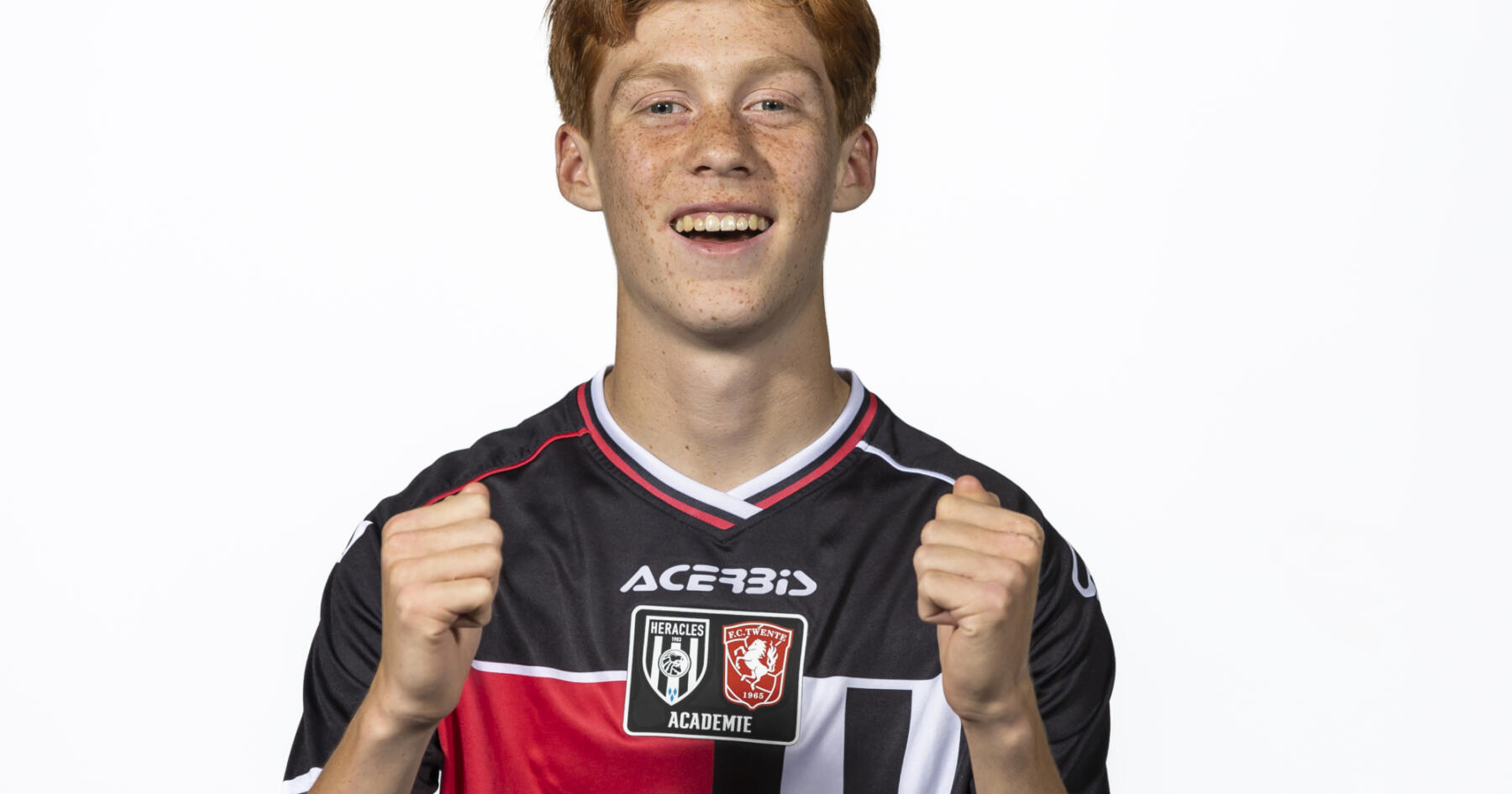 Nagel trots na tekenen contract: "Speciaal om van… | Twentefans.nl