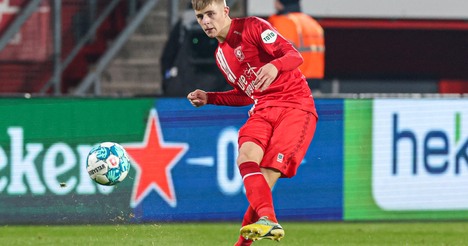 Max Bruns krijgt basisplek bij FC Twente: "Dit smaakt… | Twentefans.nl