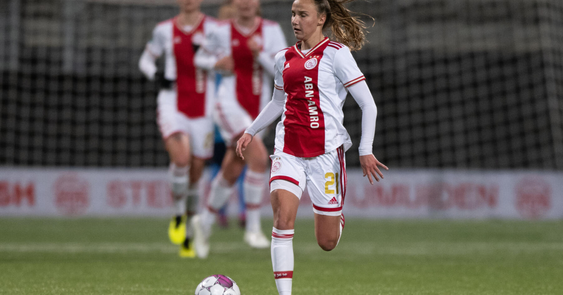 Van Gool introduceert zichzelf: "Ben wel… | Vrouwenvoetbalnieuws