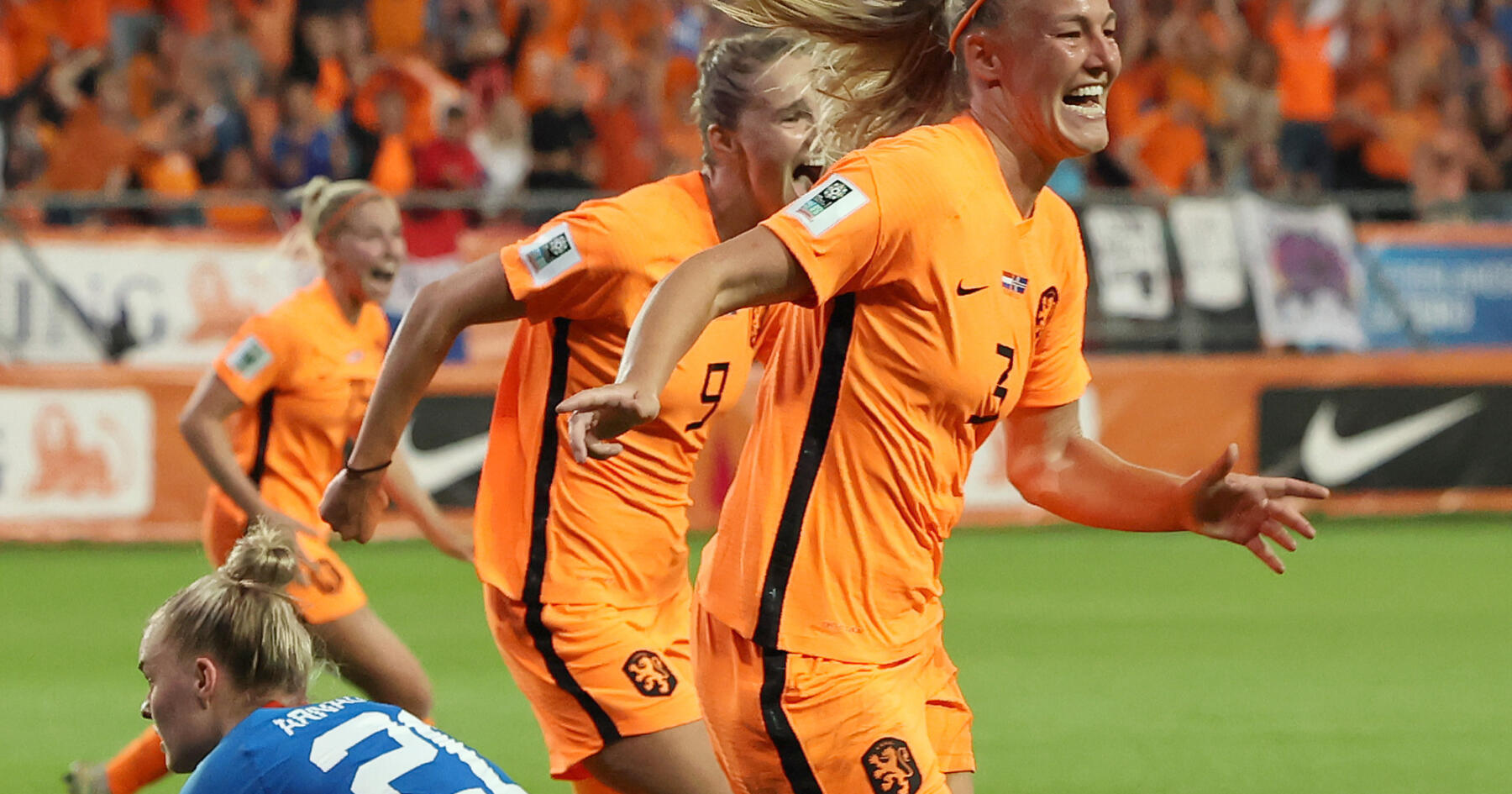 Van der Gragt eerlijk: "Ik ben geen spits, ik… | Vrouwenvoetbalnieuws