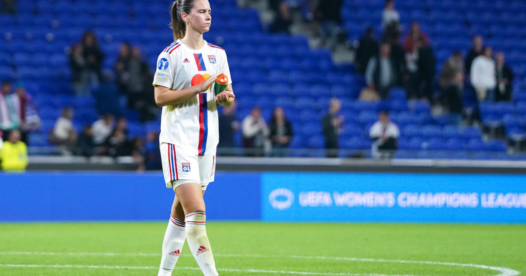 Damaris Egurrola lijkt zware blessure op te… | Vrouwenvoetbalnieuws