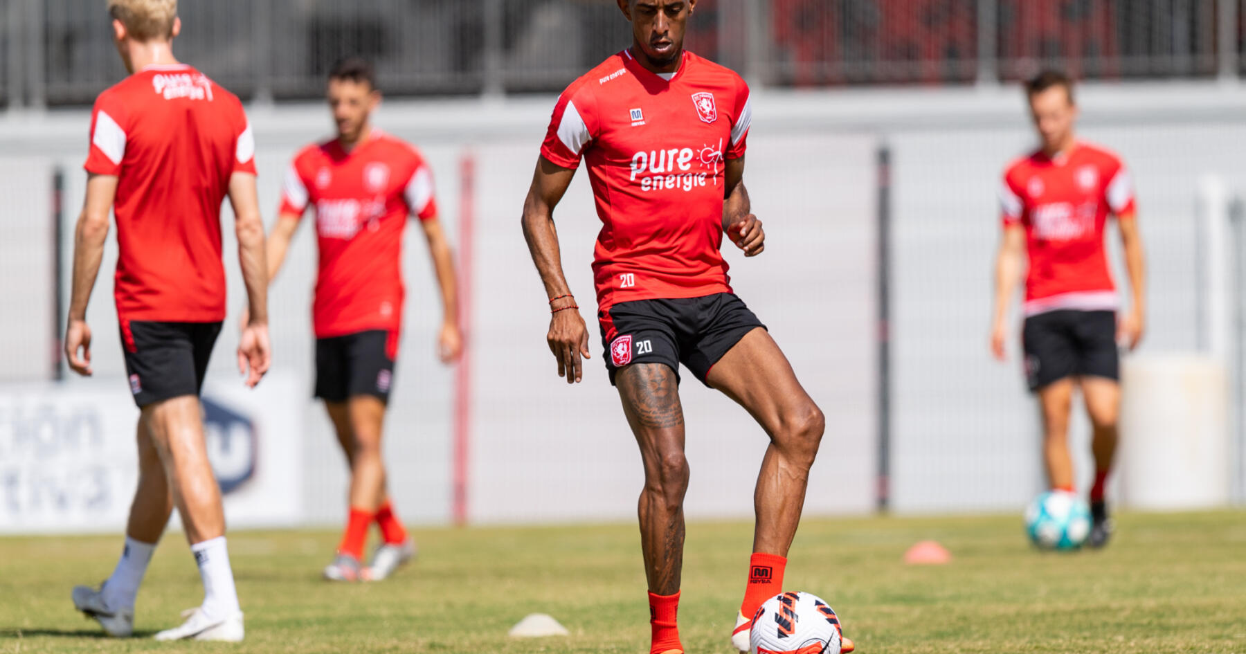 Joshua Brenet geeft positieve signalen af: "Hij gaat… | Twentefans.nl