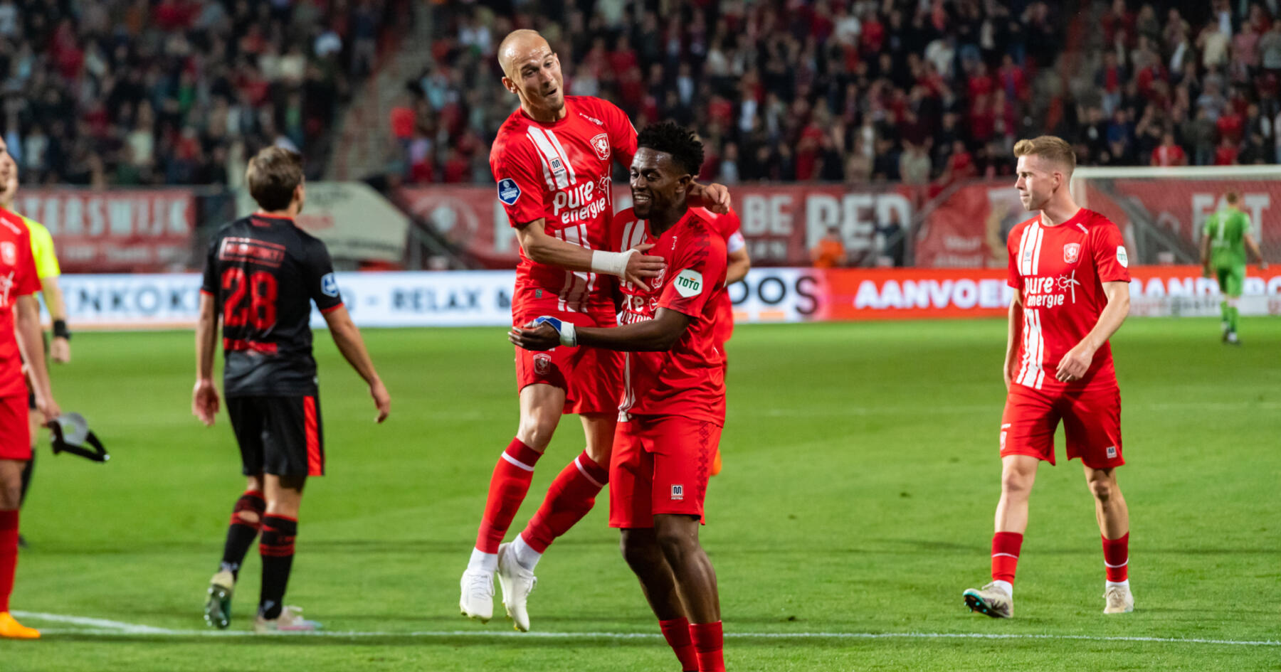 Misidjan verklapt: "Van Wolfswinkel zei dat hij hands… | Twentefans.nl