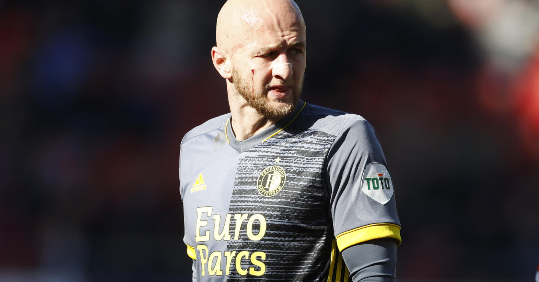 'Feyenoord-verdediger Trauner mogelijk rest van het… | Voetbalnieuws