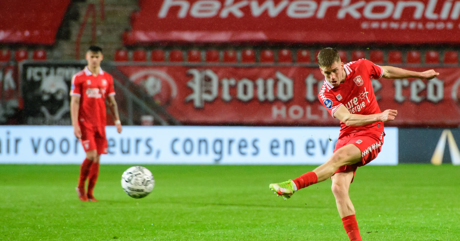 Smal krijgt complimenten: "Hij speelt aan de bal heel… | Twentefans.nl