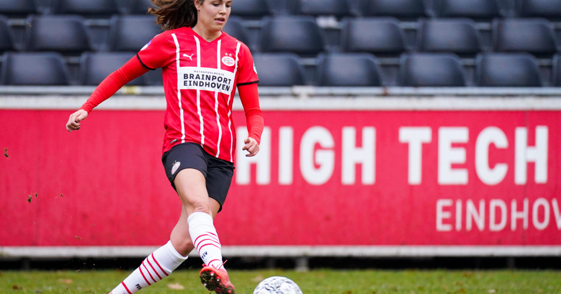 Bross blij met contractverlenging: "Ik voel me… | Vrouwenvoetbalnieuws