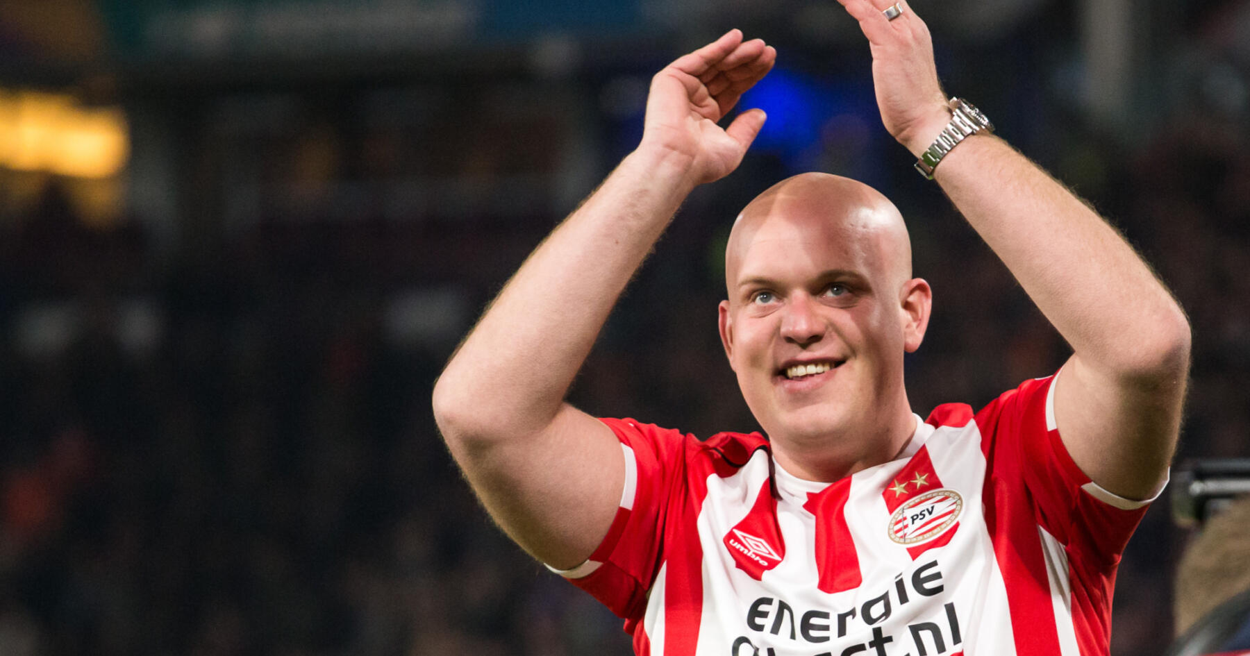 Michael van Gerwen neemt het op tegen 'Team PSV':… | PSVFans