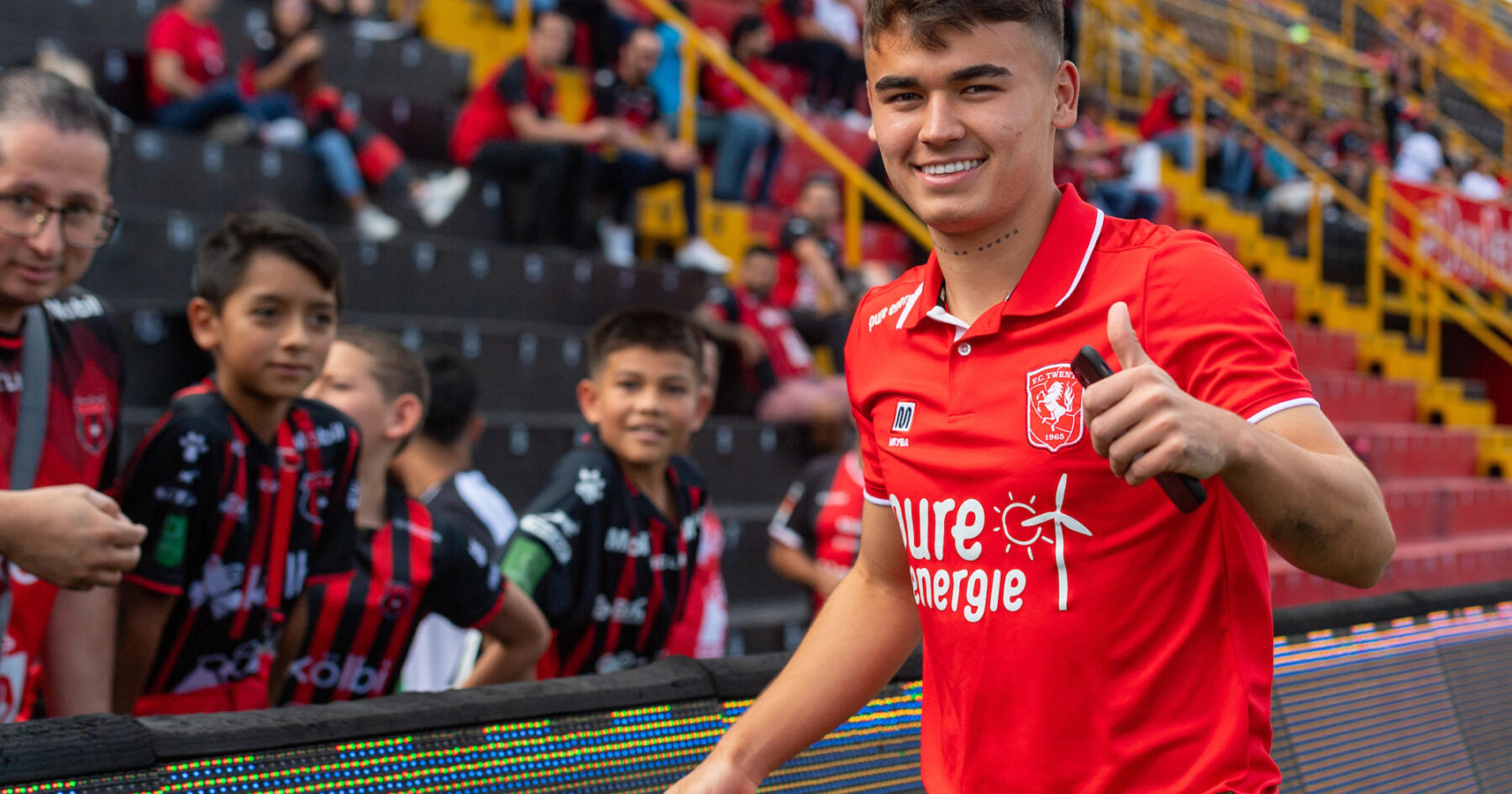 Ugalde populair in Costa Rica: "Slechts één keer zei… | Twentefans.nl