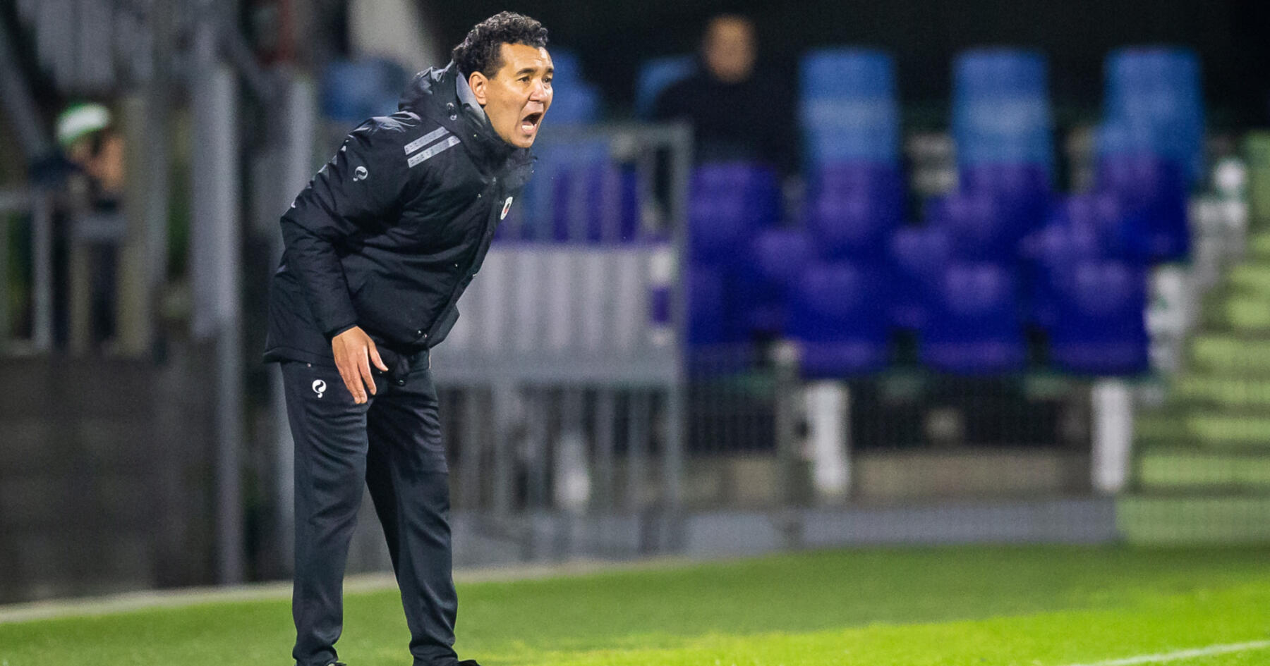 VIDEO | Moniz stapt van veld vanwege racisme en… | Voetbalnieuws