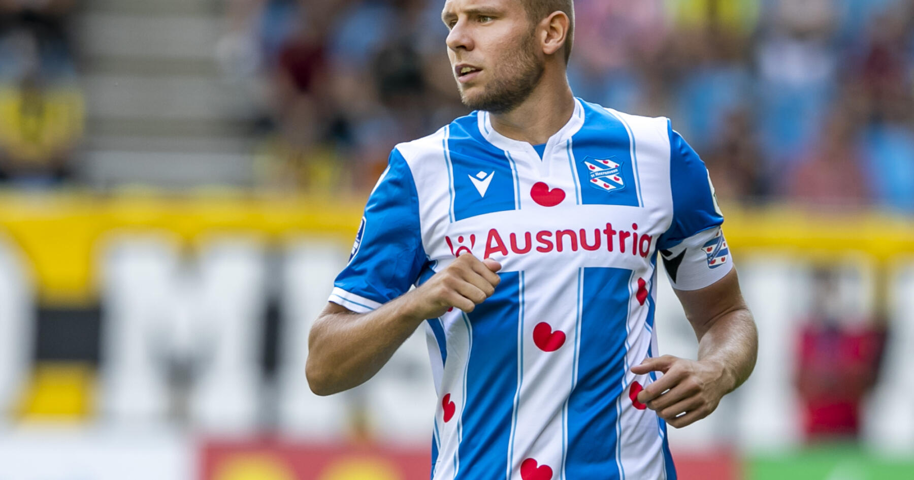 Van Beek begint nieuwe carrière: "Ik mag het eindelijk… | FeanOnline