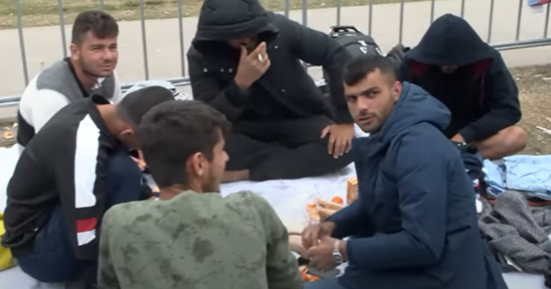 Bewoners azc Dronten krijgen fiets om diefstallen te… | KantinePraat