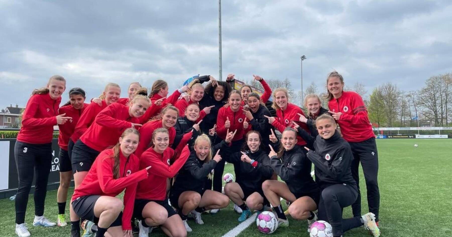 FOTO | Mooi! Excelsior-verdedigster keert na… | Vrouwenvoetbalnieuws