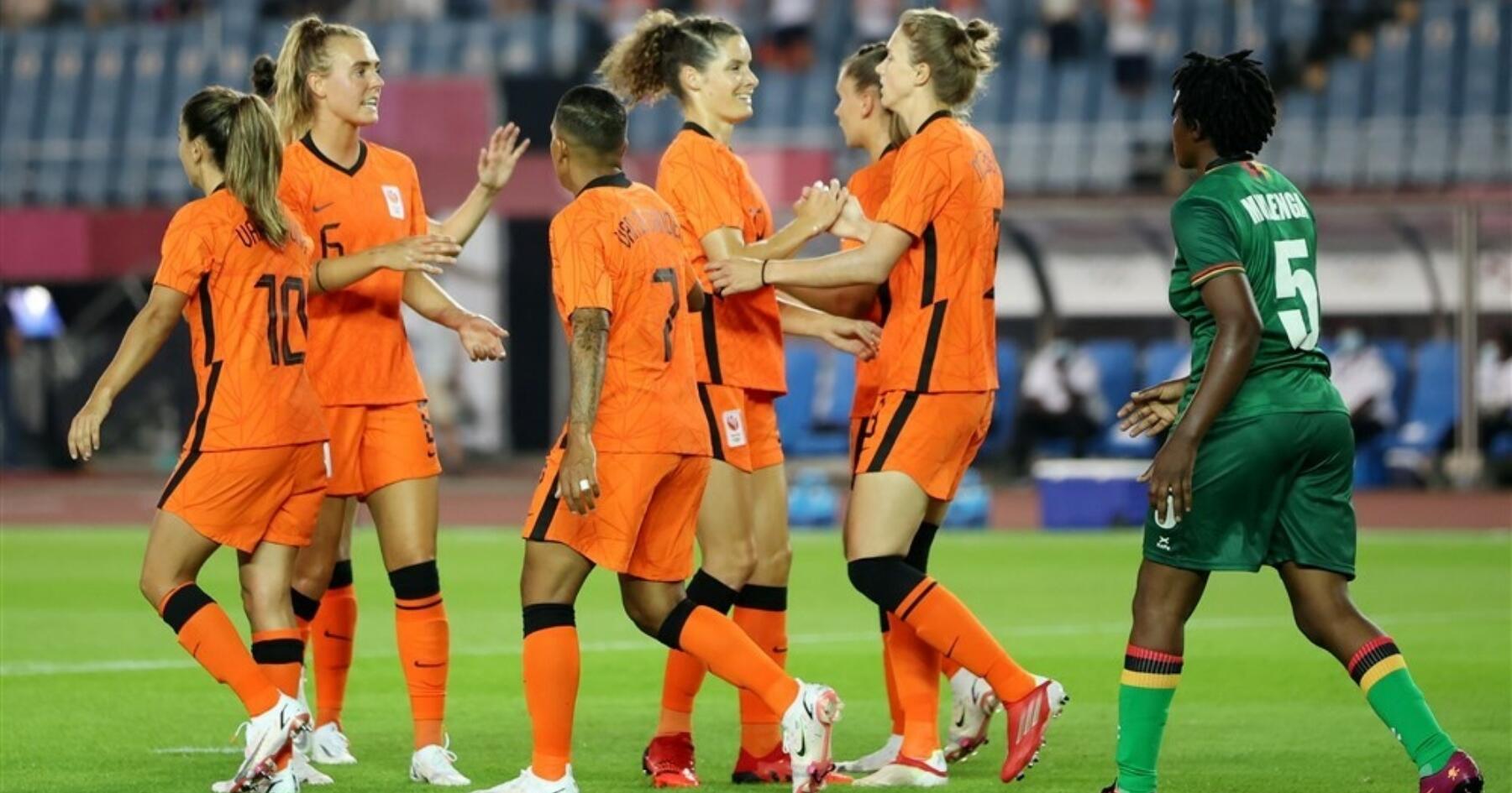 "De OranjeLeeuwinnen worden nu als grote… | Vrouwenvoetbalnieuws