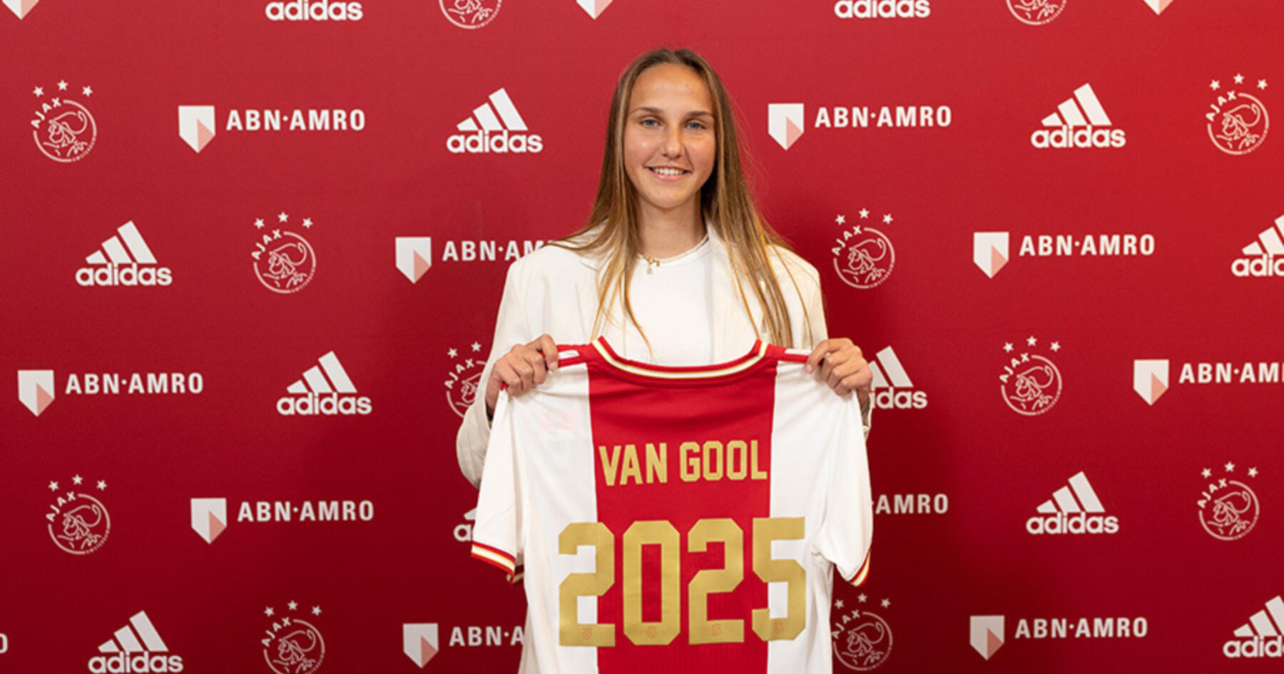 19-jarige Rosa van Gool tekent eerste contract… | Vrouwenvoetbalnieuws