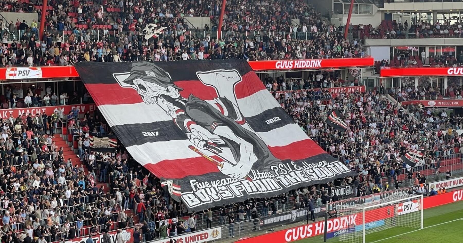 VIDEO | PSV-fans zorgen voor fraaie sfeer bij thuisduel met… | PSVFans